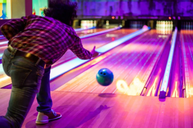 Top 31 Best Indoor & Outdoor Corporate Team-Building Activities 2024